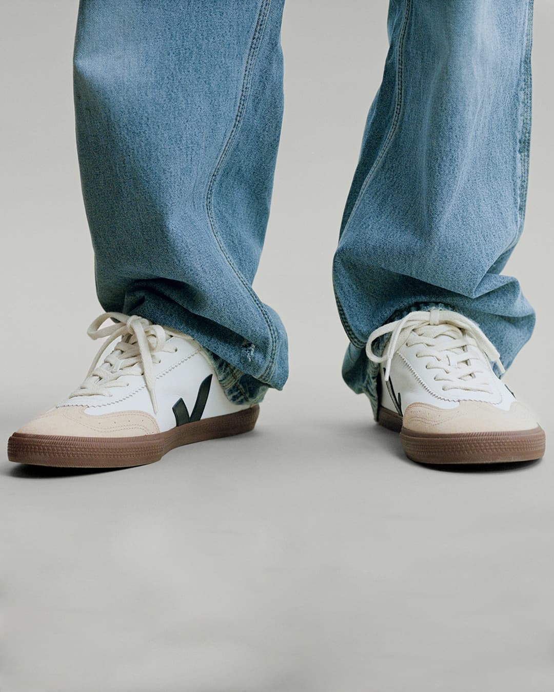 Mens Veja Campo Chromefree Leather Trainers In White | Soletrader